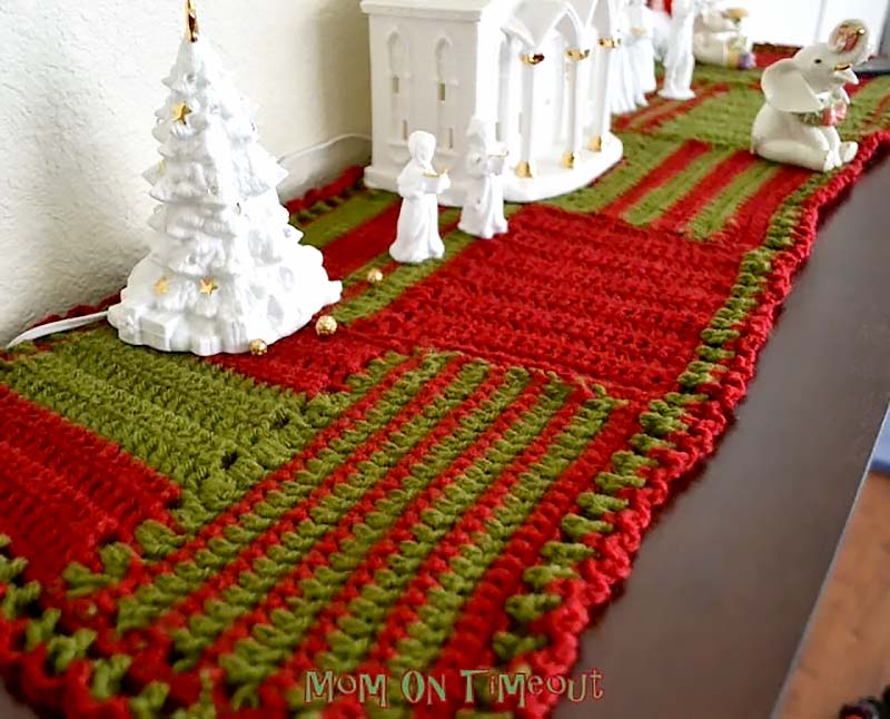 33 Free Crochet Table Runner Patterns • Made From Yarn
