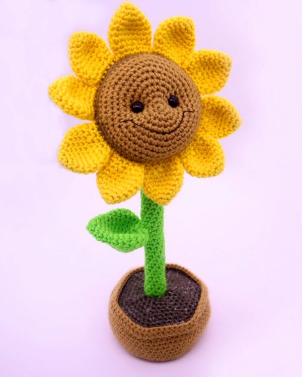 28 Beautiful Crochet Sunflower Free Patterns • Made From Yarn