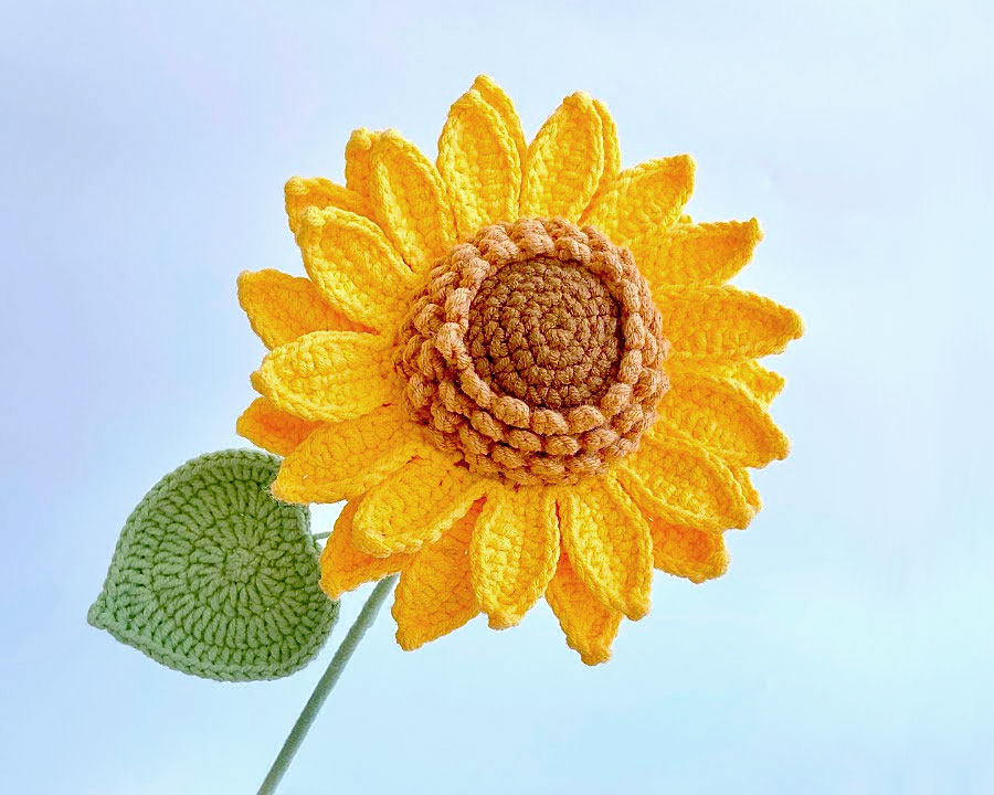 28 Beautiful Crochet Sunflower Free Patterns • Made From Yarn