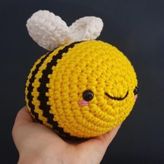 34 Unique and Free Crochet Bee Patterns • Made From Yarn