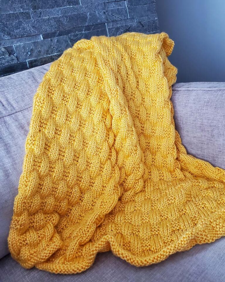 34 Soft And Cozy Blanket Knitting Patterns • Made From Yarn