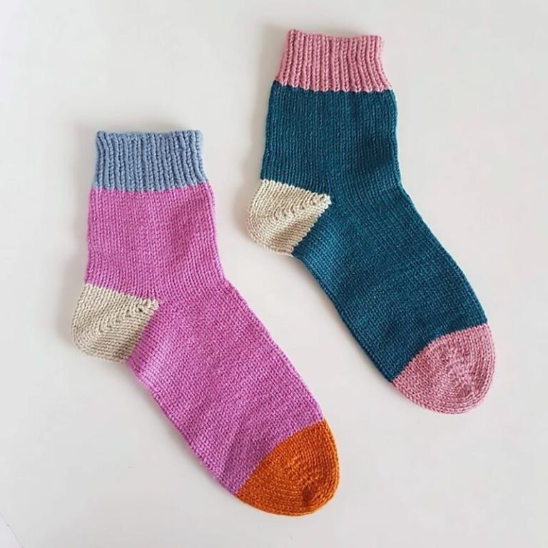 34 Free And Cozy Sock Knitting Patterns • Made From Yarn