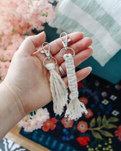 22 Creative Macrame Keychain Projects • Made From Yarn