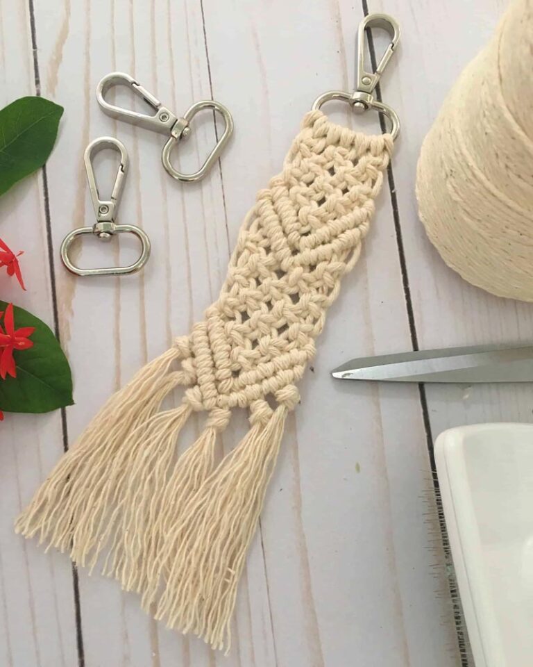22 Creative Macrame Keychain Projects • Made From Yarn