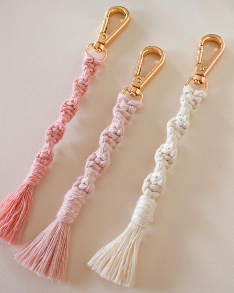 22 Creative Macrame Keychain Projects • Made From Yarn