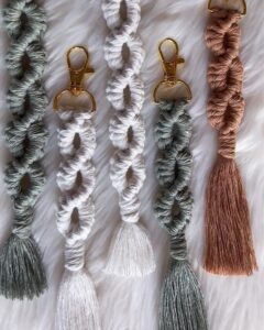 22 Creative Macrame Keychain Projects • Made From Yarn