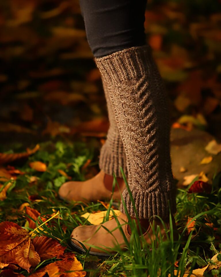 32 Beautiful And Cozy Knit Leg Warmers • Made From Yarn